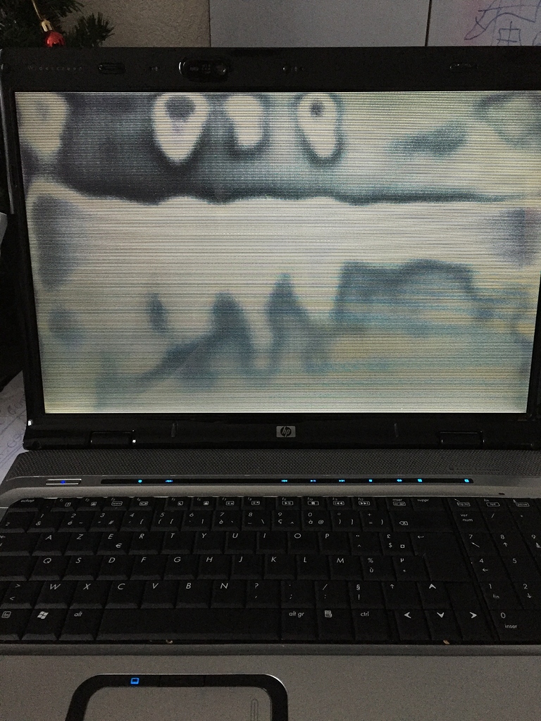 Écran gris tache au démarrage - PC portable - Forum Clubic